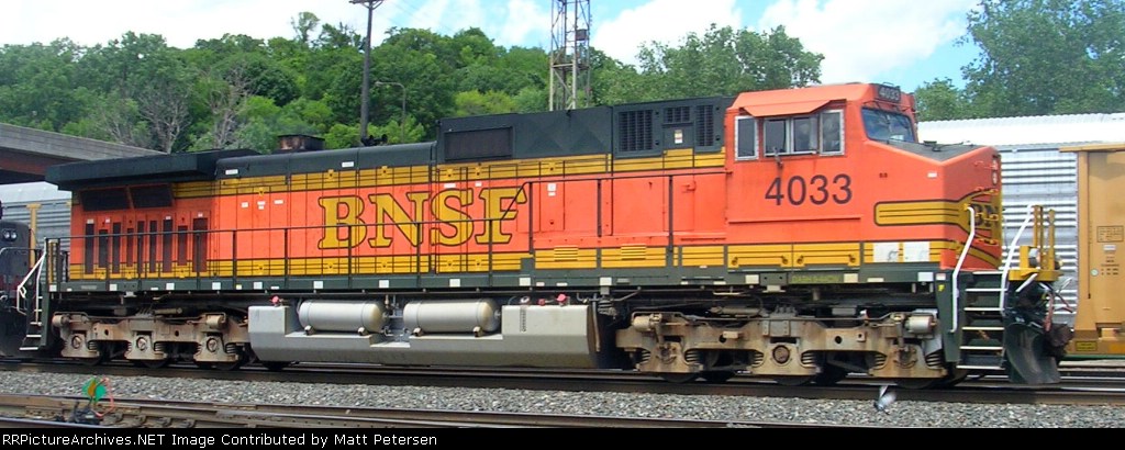 BNSF 4033